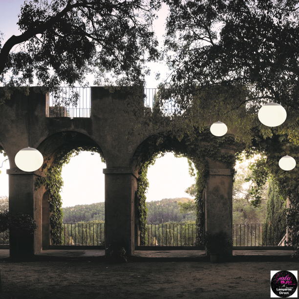 LAMPARA COLGANTE EXTERIOR DE BOLA ELIPSE S/30 de BOVER